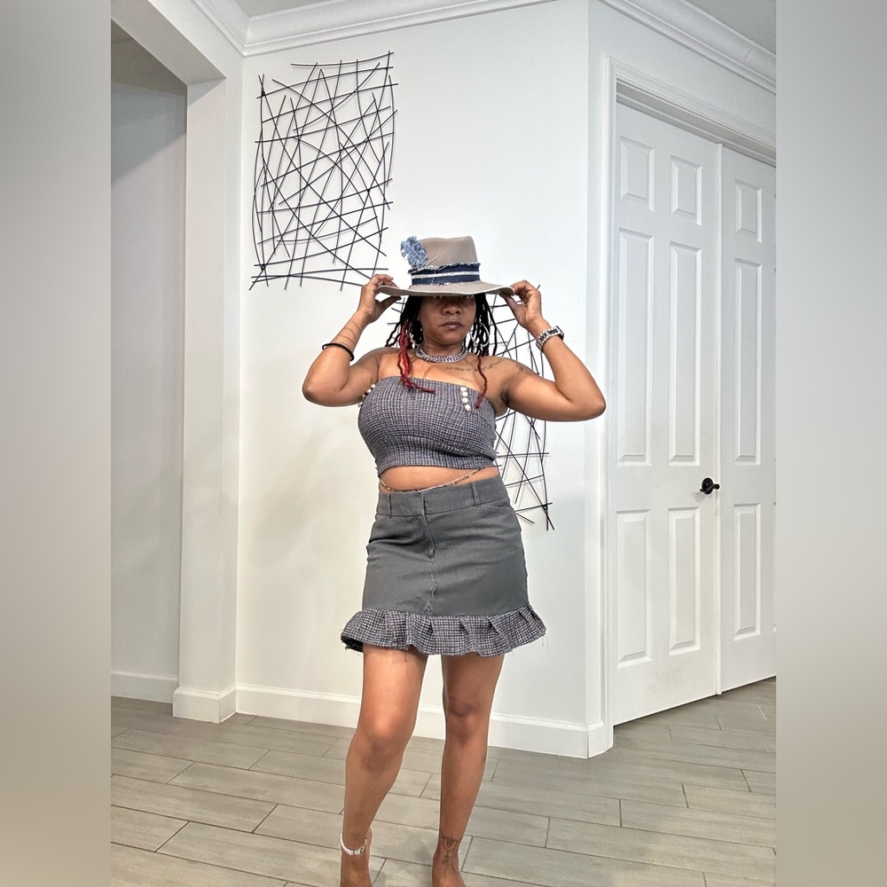 Custom Stylish Gray Ruffled Skirt Set Medium Top Size… - Gem